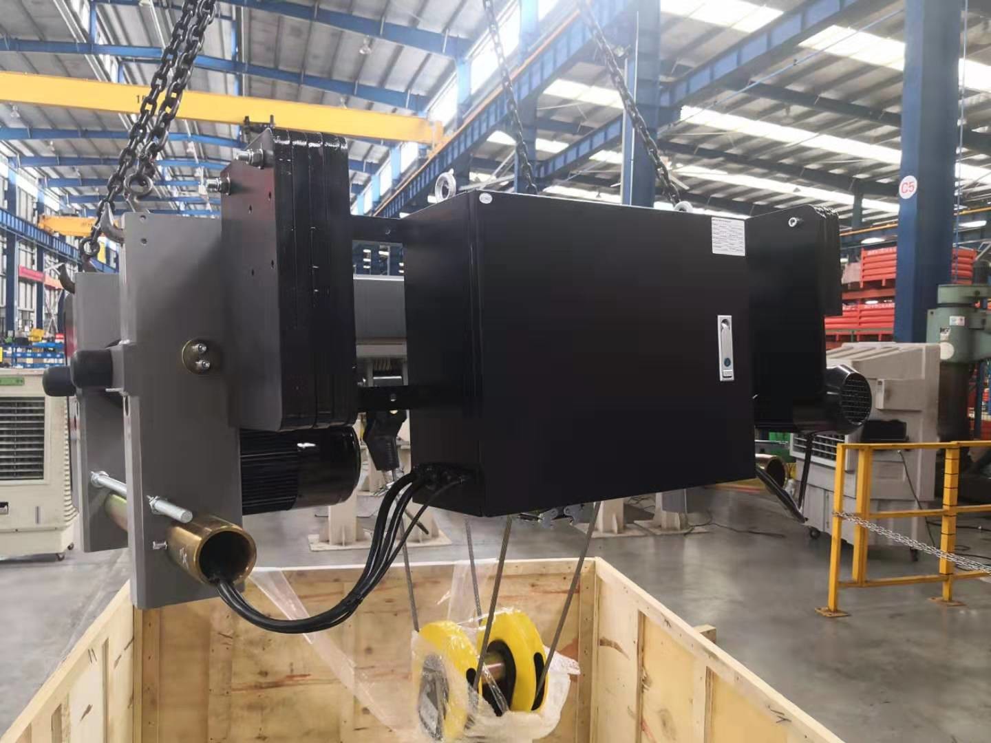 Light Duty Electric Cable Hoist Winch For Theater Electric Hoist Rain Cover